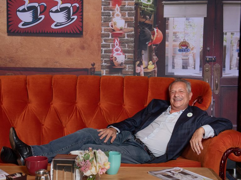 'Friends' 25th Anniversary: Producer Kevin Bright '76 on Ross and ...