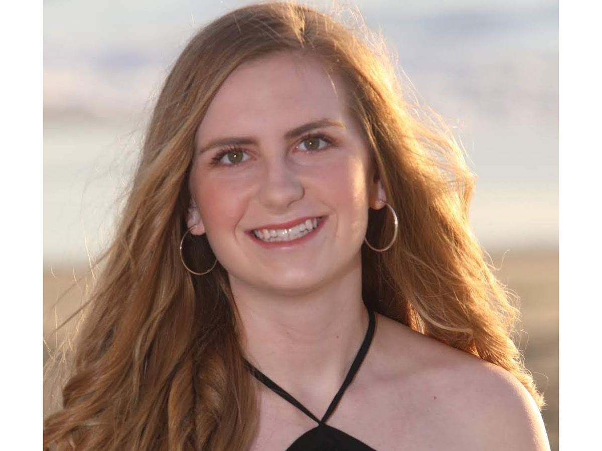 Kay '23 Creates An Award Winning ‘Hug’ - Emerson Today