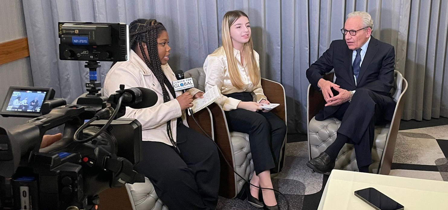 'A Journalist For The People:' Juniors Interview Bob Woodward at Global ...